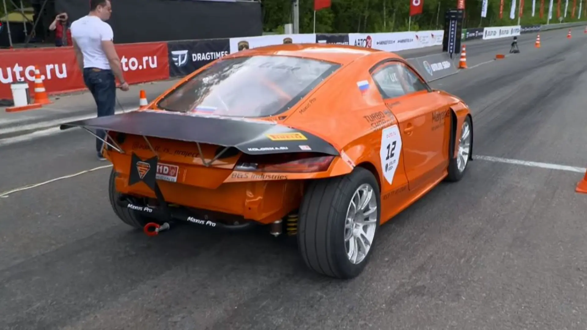 Vídeo: un Audi TT RS de 900 CV, el rey de las drag races
