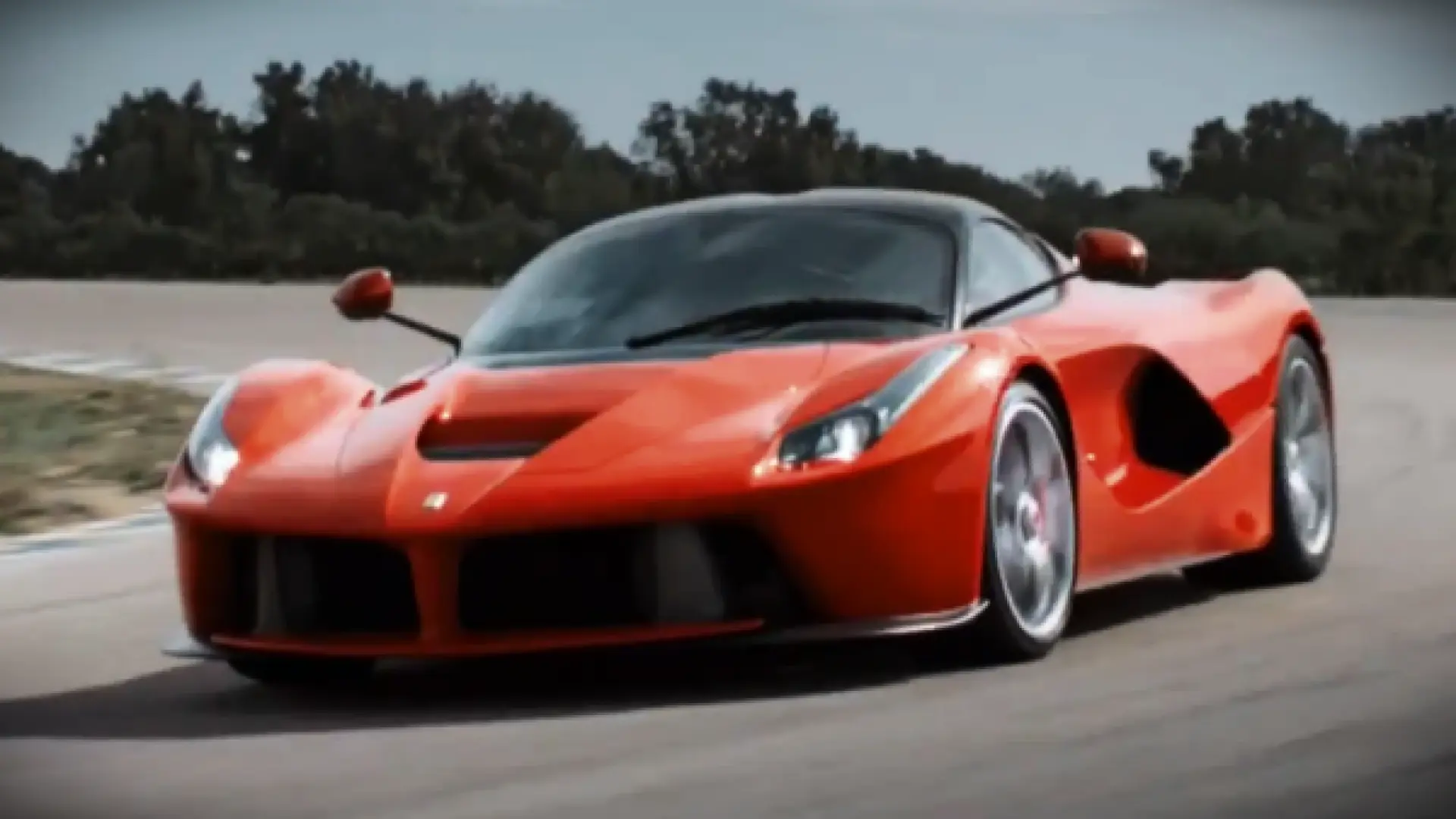 El prototipo del Ferrari LMP1, basado en el LaFerrari