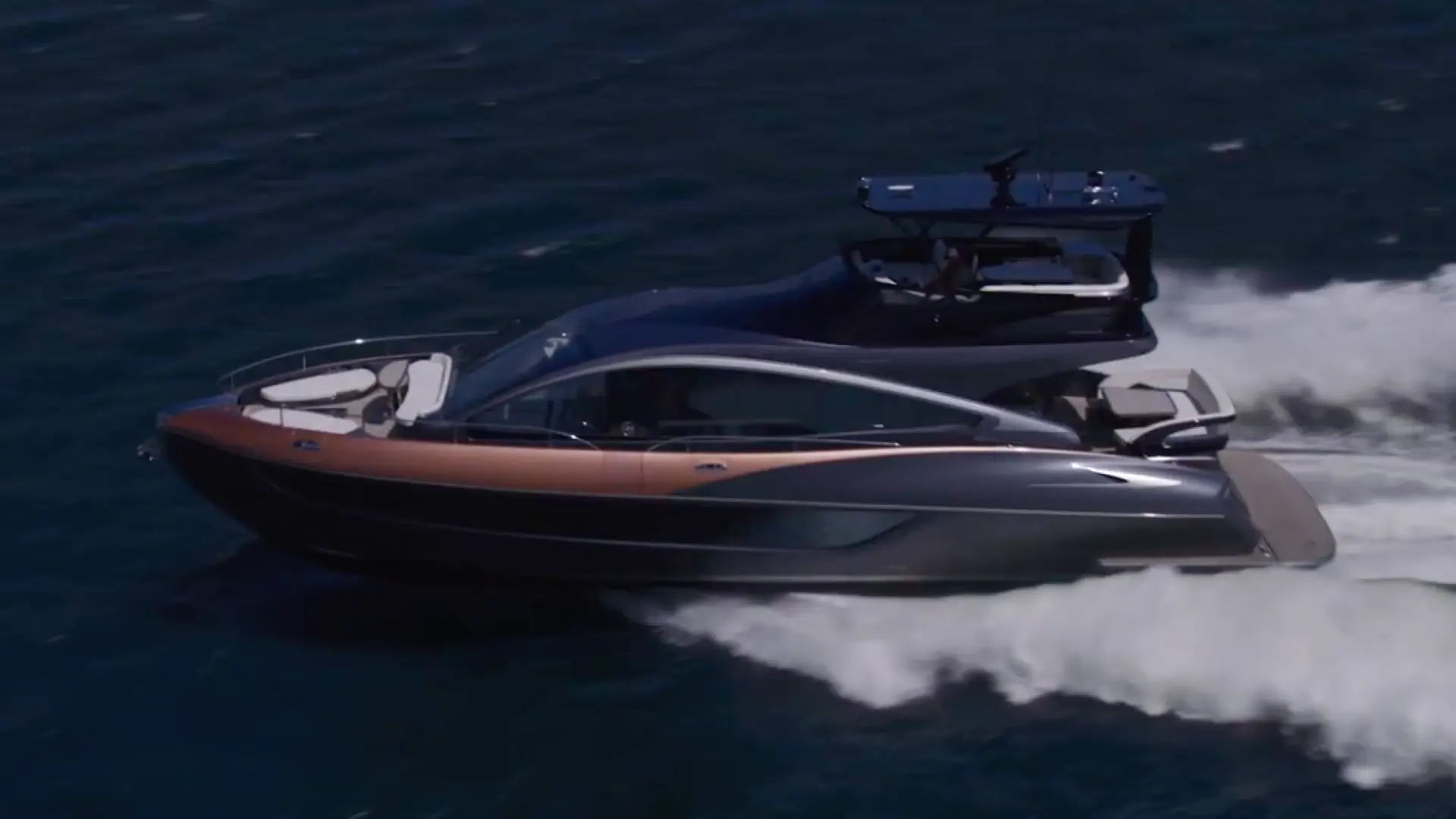 VÍDEO: Lexus no solo hace coches, mira este yate LY 650 Yacht de 2.800 CV