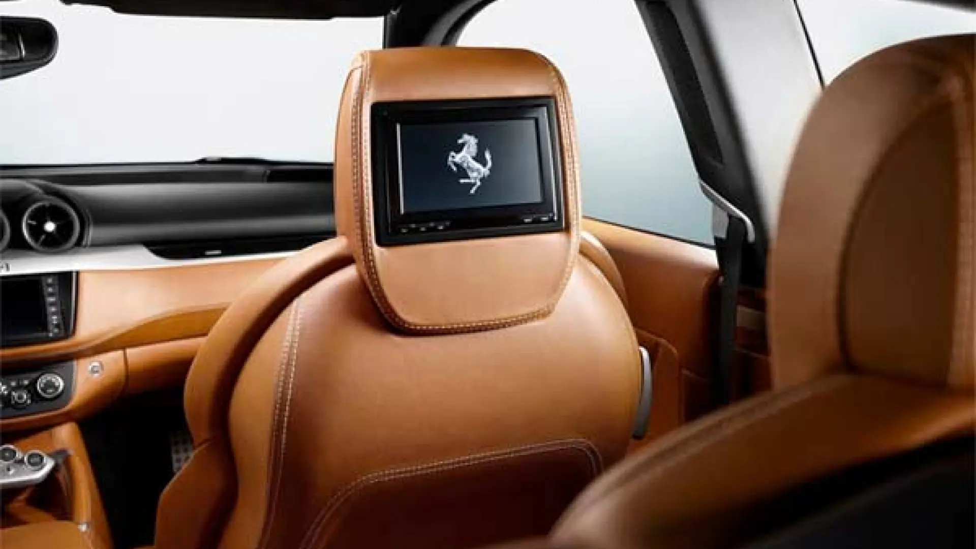 Ferrari y Apple lucen sus primeros proyectos en común