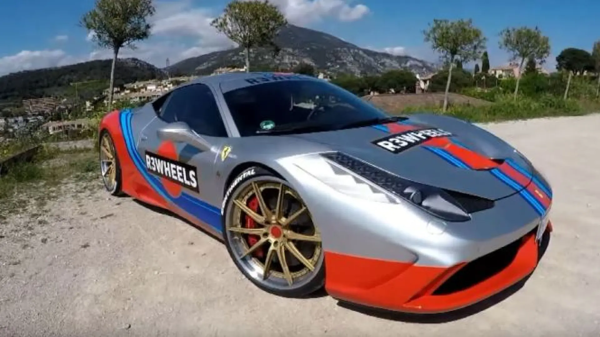 Vídeo: un Ferrari 458 Speciale con decoración Martini