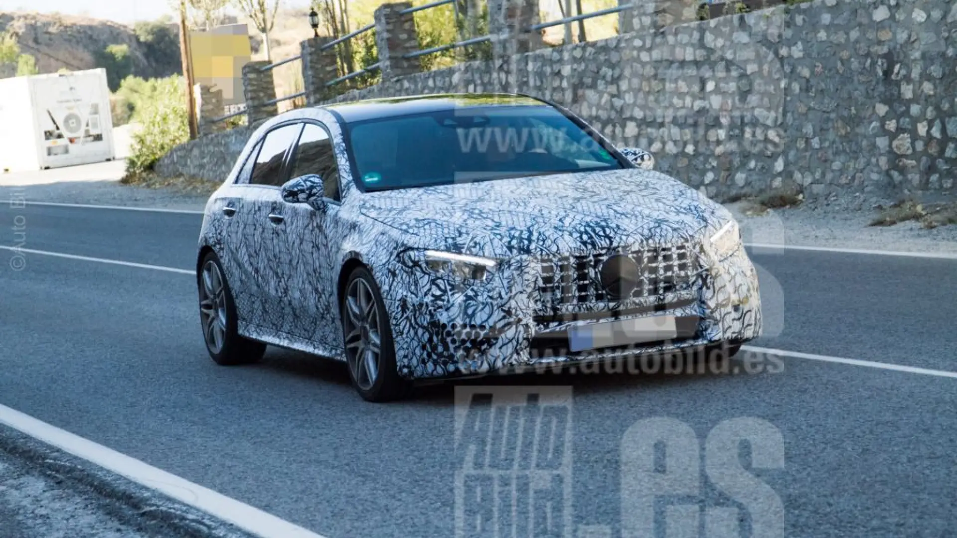 Mercedes-AMG A40: de estas fotos espía te llamará la atención la parrilla
