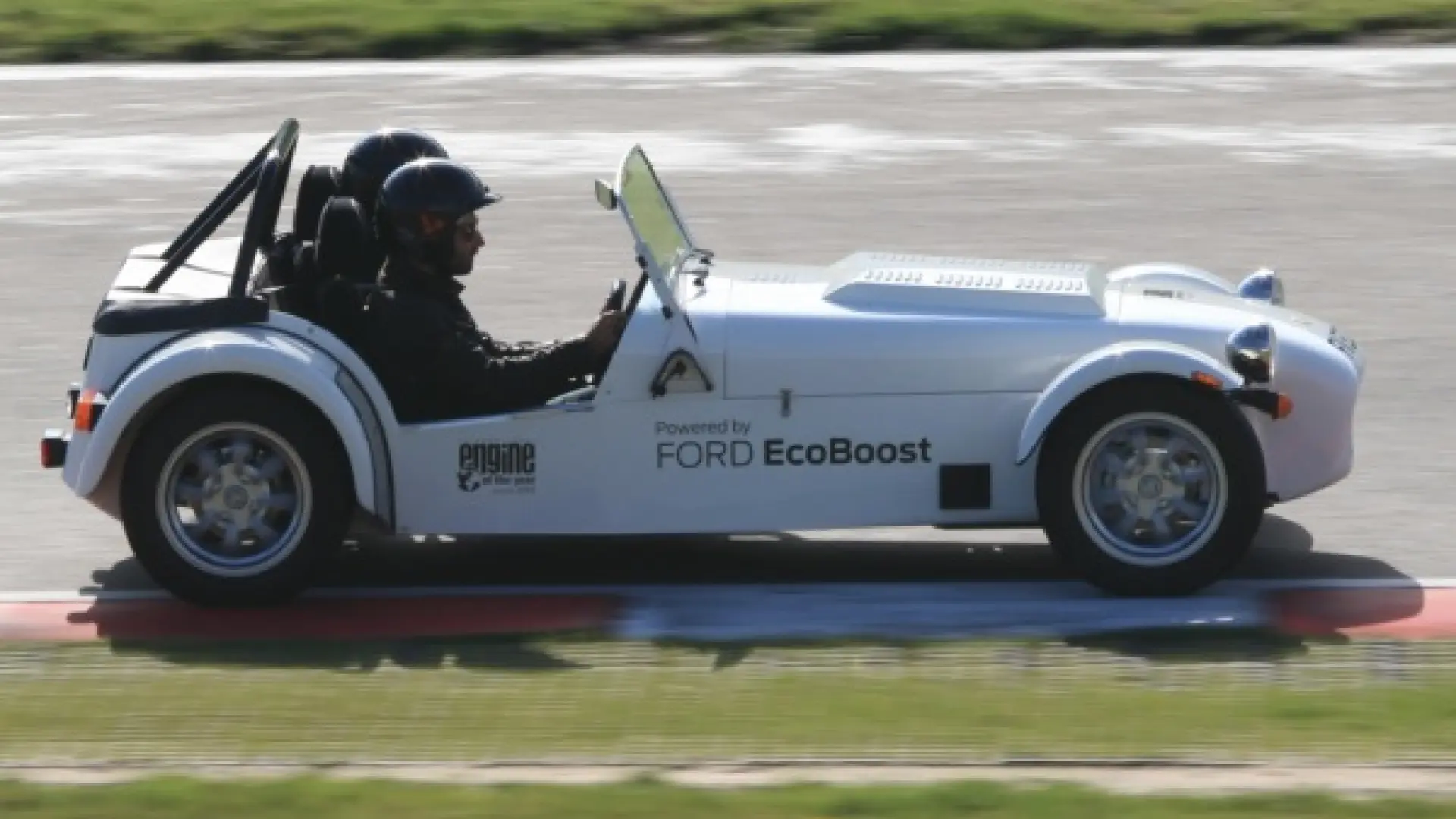 Caterham 1.0 Ecoboost: sensaciones a pequeña escala