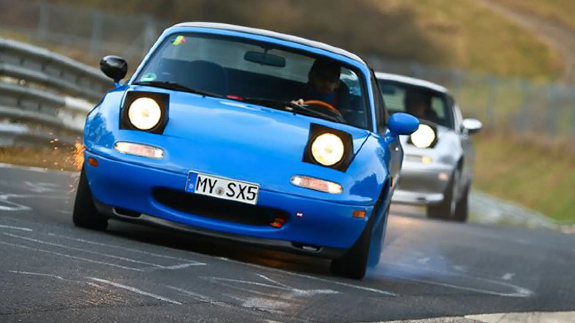 Vídeo: un Mazda MX-5 NA dándolo todo en Nürburgring
