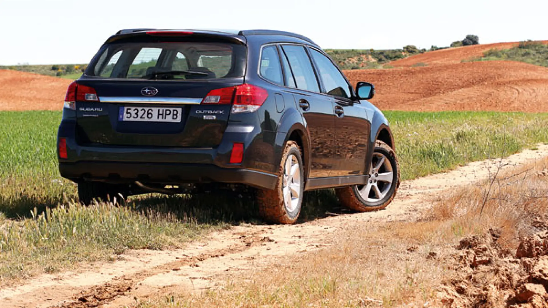 Subaru Outback boxer diesel Lineartronic: al fin automático