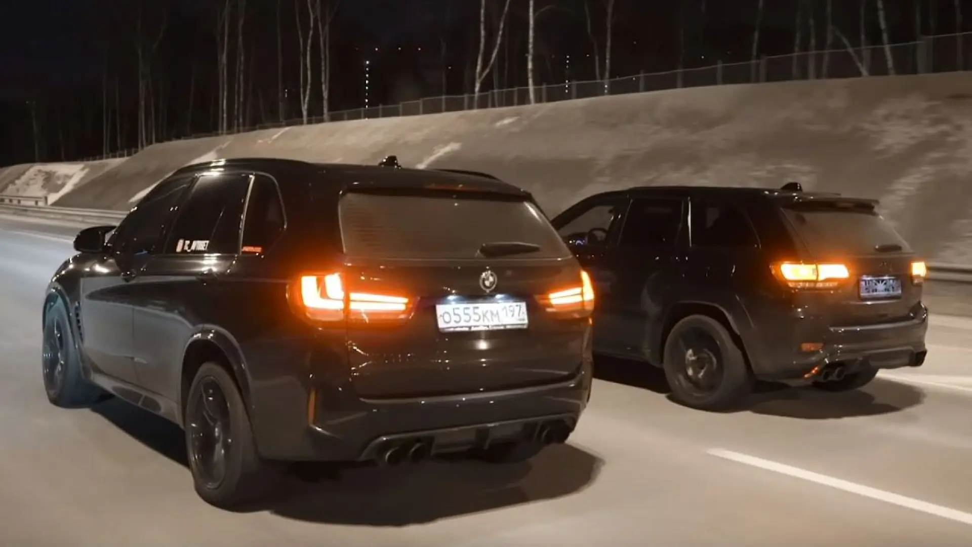 Vídeo: Jeep Grand Cherokee Trackhawk vs BMW X5 M
