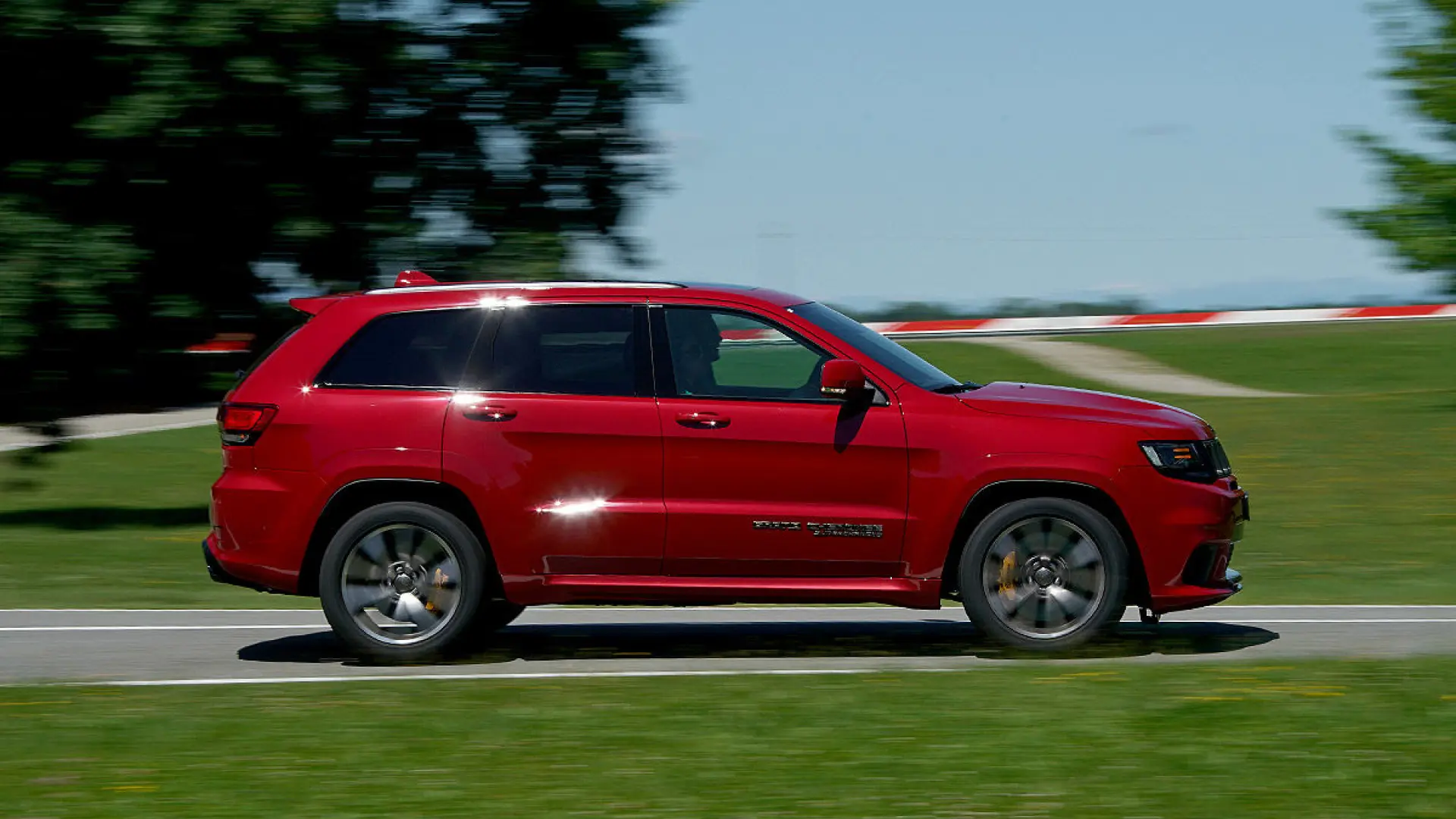 Nuevo Jeep Renegade y Jeep Grand Cherokee Trackhawk