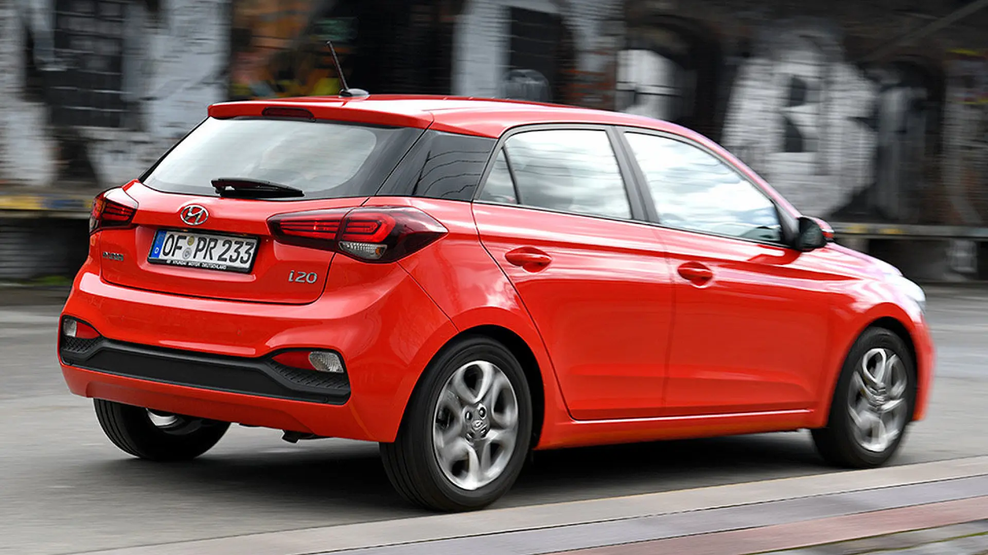 Al volante: Nissan Micra, Ford Fiesta, el Hyundai i20 y Mini.
