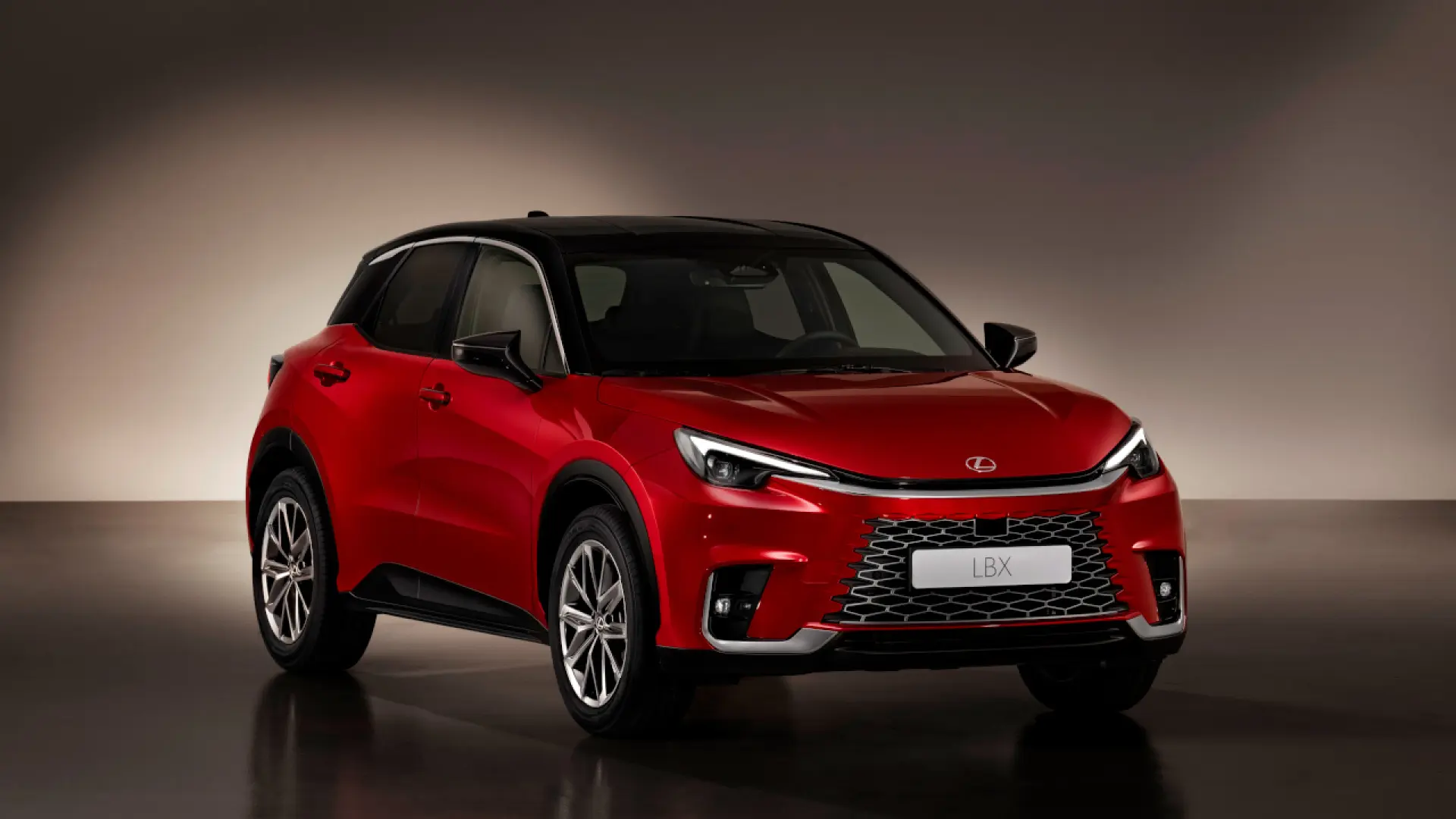 Nuevo Lexus LBX 2023: un SUV híbrido con esencia Lexus en 'frasco ...