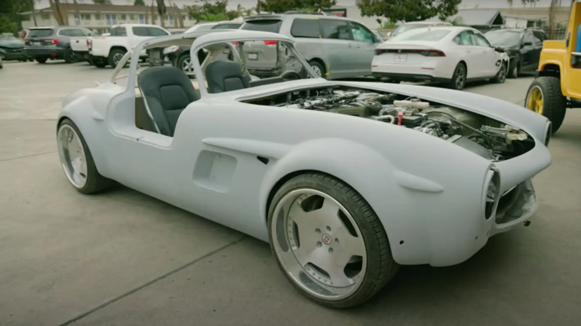 Aunque pienses que se trata de un Mercedes-Benz 300 SL, en realidad es ...