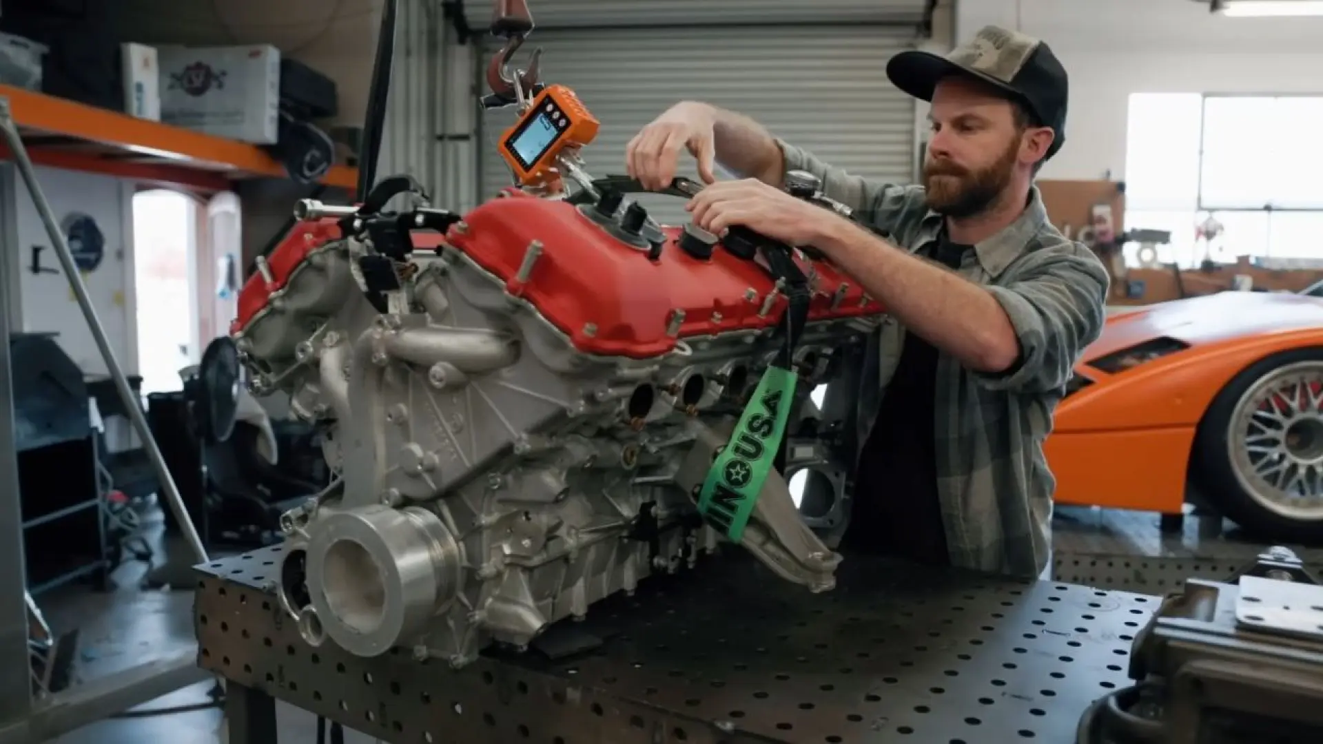 Se le va la olla y construye un Ferrari F40 con motor V12, el coche que ...