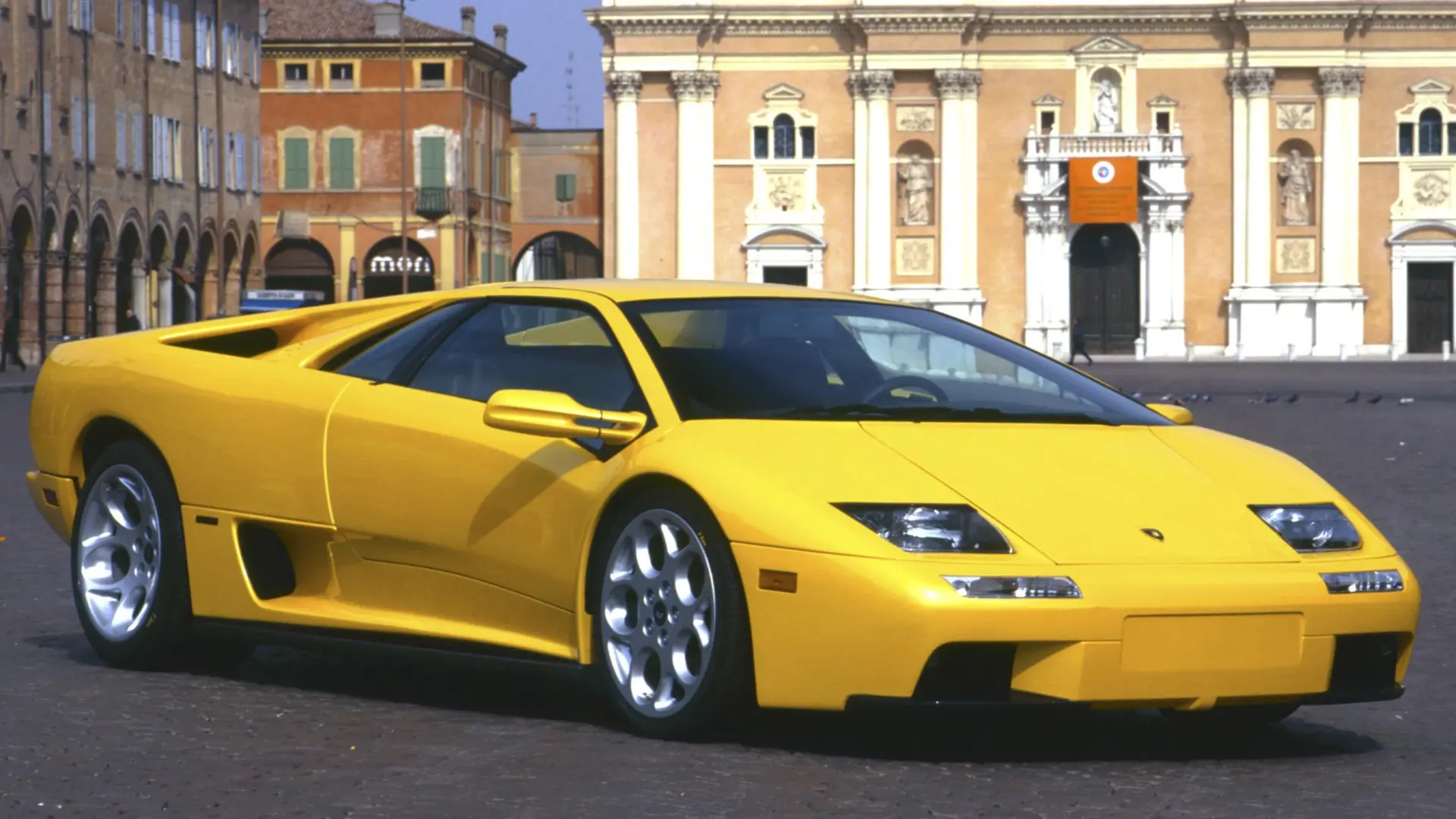 ¡Felices 35 al Diablo! El Lambo que marco una época en los 90