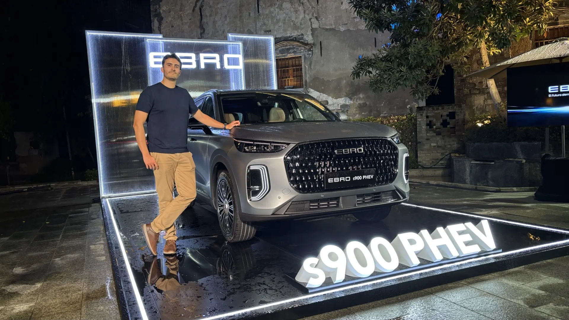 Ya he conocido el nuevo Ebro s900, el SUV híbrido enchufable de siete ...