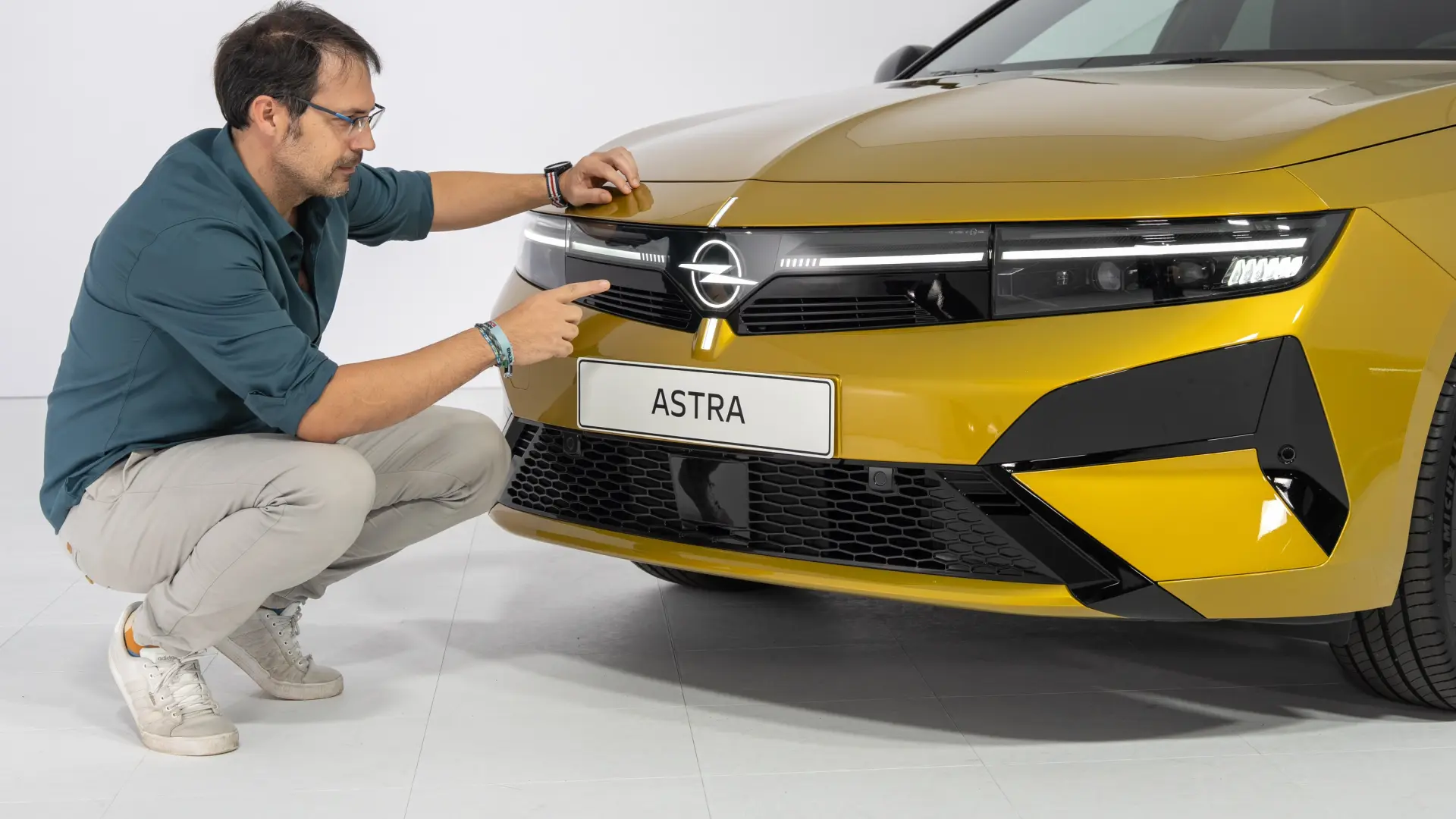 Ya he visto en persona el Opel Astra 2026 y su nuevo frontal Vizor me ...