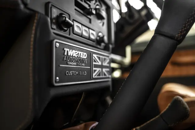Land Rover Defender Twisted