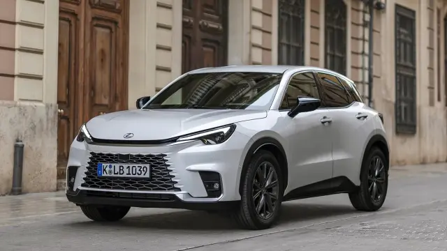 Audi Q2 o Lexus LBX, elegimos la mejor forma SUV premium de moverse por ...